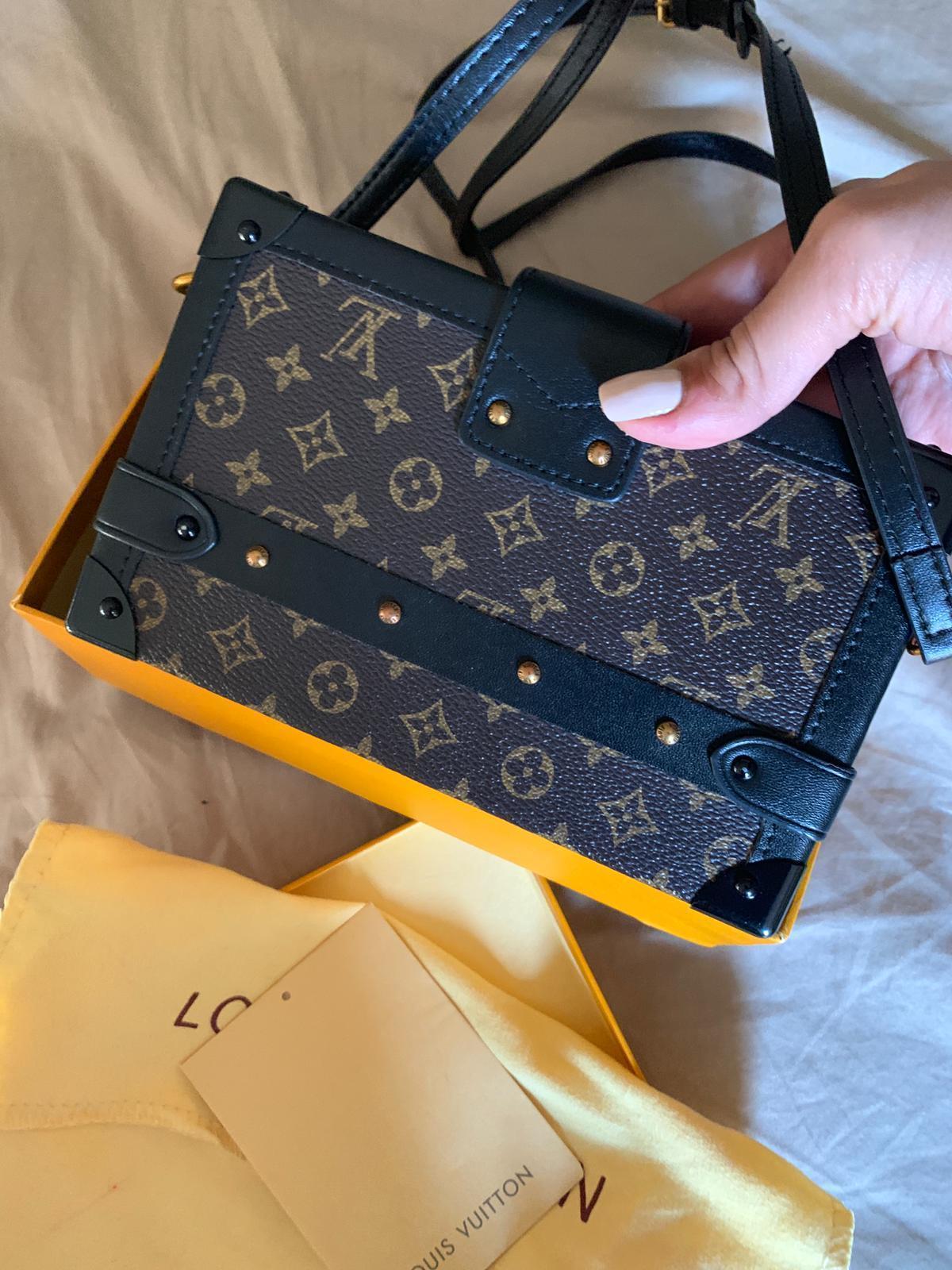 Louis Vuitton On The Beach Duped Definition | semashow.com